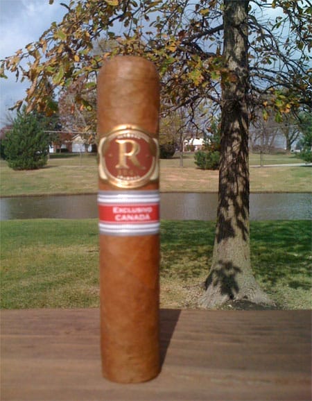 Vegas Robaina Petit Robaina Review (Canada Regional Edition)